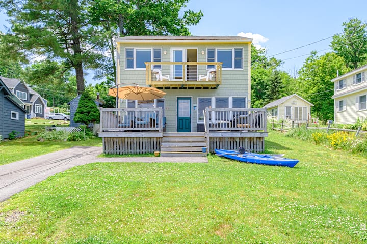 Sebago Lake House W. Mooring And Sandy Beach - Sebago, ME