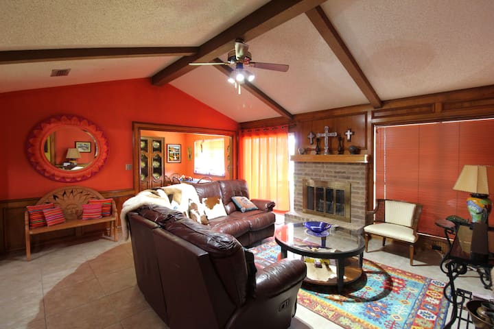 Beautiful Hacienda-style Home Close To Everywhere - McAllen, TX