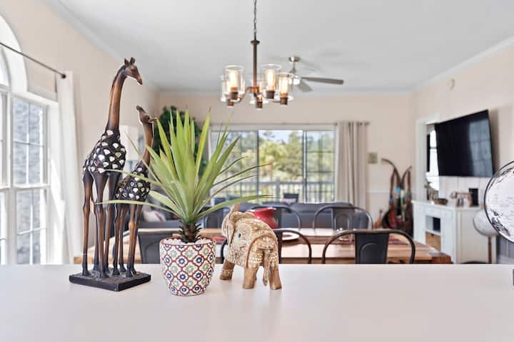 Travel The World | Pet-friendly 2br Condo - Myrtle Beach, SC