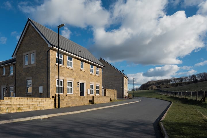 Panoramic Peak District Escape Your Dream Getaway - Longnor