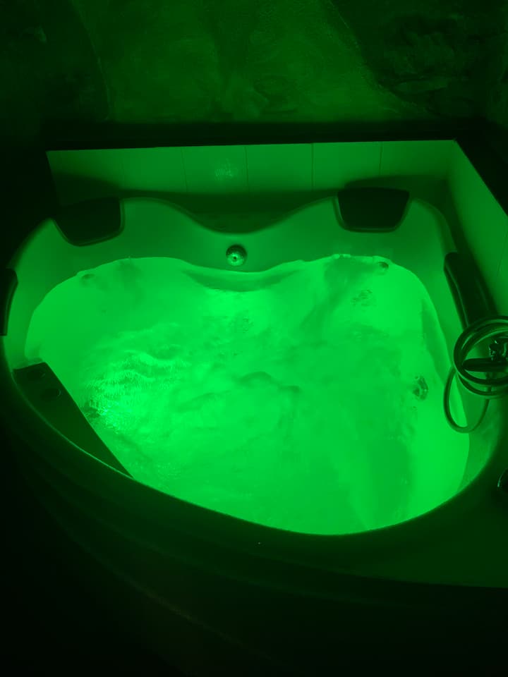 House With Large Jacuzzi, Pool .... - Catí