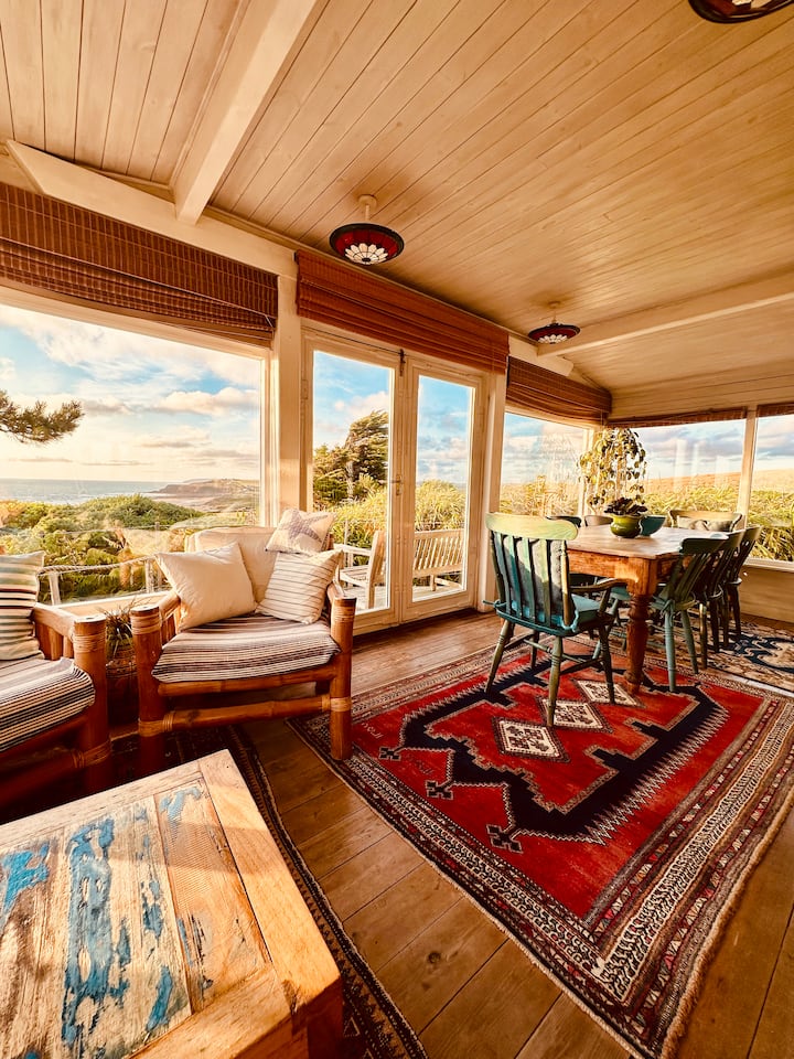 Outstanding Views, Beach, Sea,fields - Crackington Haven