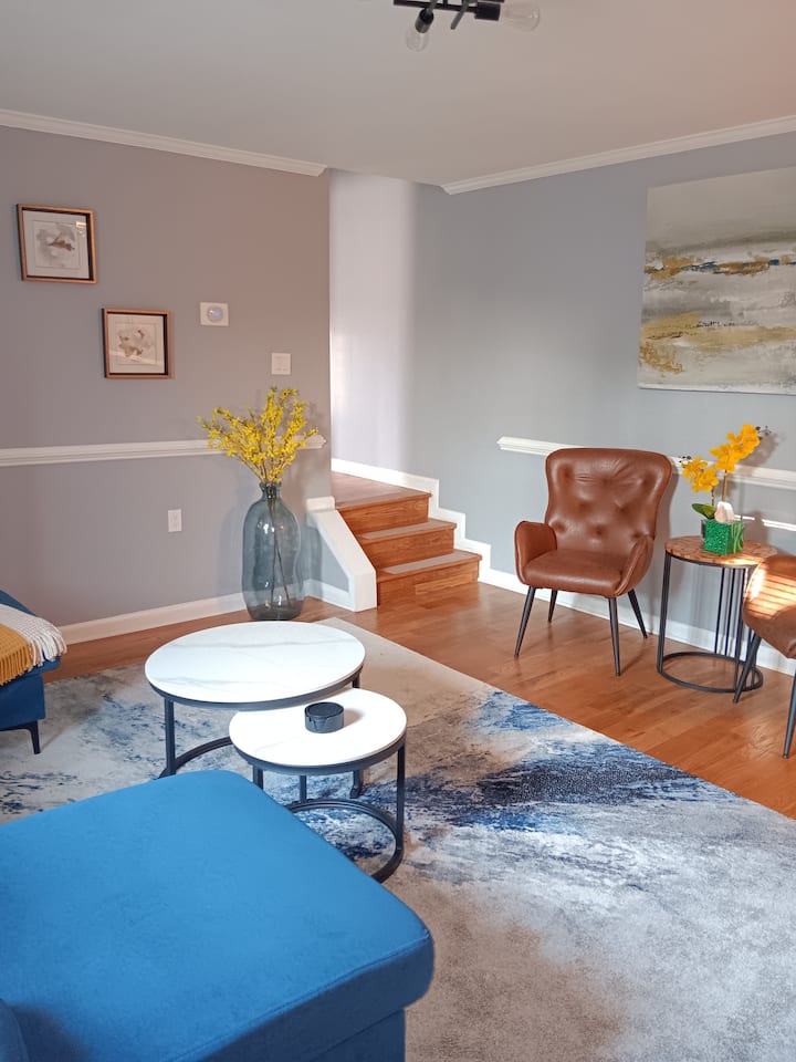 Charming 2br/3ba Retreat In Upper Fells Point - Baltimore, MD