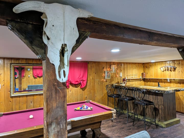 Vintage Speakeasy Vibes | Cozy, Quirky, & Fun - Renton, WA