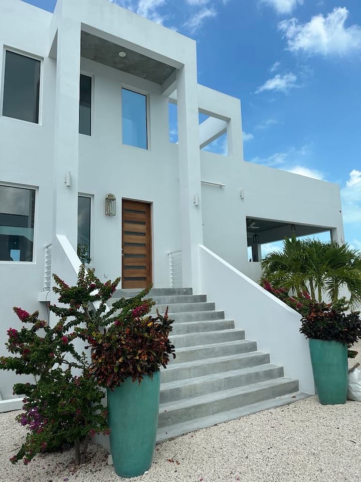 C-house Villa. 5 Bedroom Home In New Development - Turks and Caicos Islands