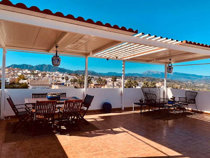 Beautiful Penthouse With Spectacular Views. - Coín