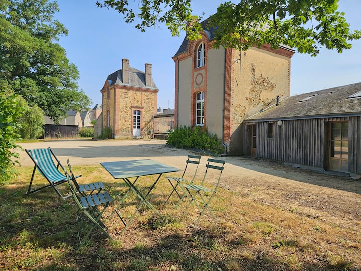 Pavillon De Bel-air. Gîte 4 Pers. Piscine Tennis - Craon