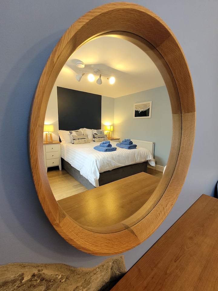 Llys Bach 2 Bedroom Self Catering Apartment, - Aberaeron