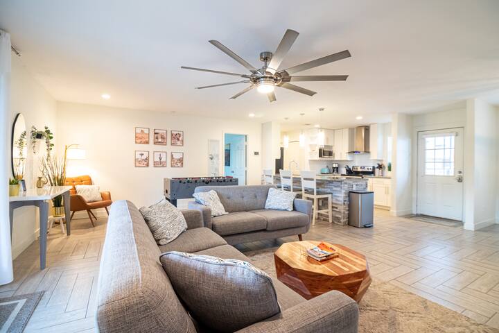 Gorgeous Master Bedroom With 2 Beds! - Chandler, AZ