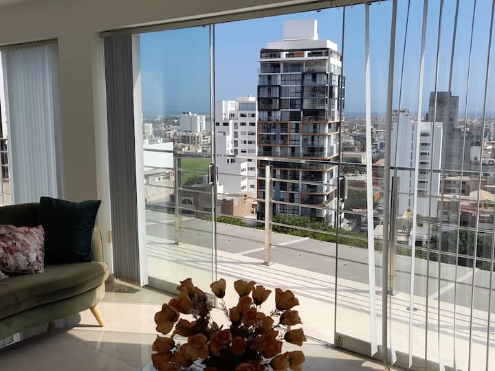 Moderno Departamento, Vista Espectacular Al Parque - Moche