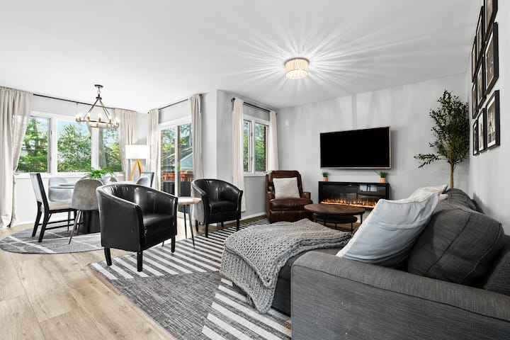 Cozy Brownstone Near Downtown Royal Oak - Royal Oak, MI