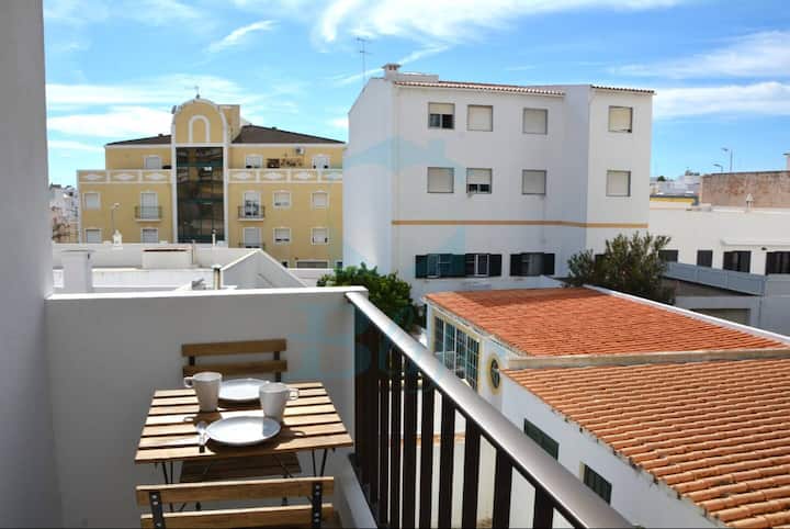 /Julya Apt/ Enjoy Quality & Comfort @ Central Faro - Faro