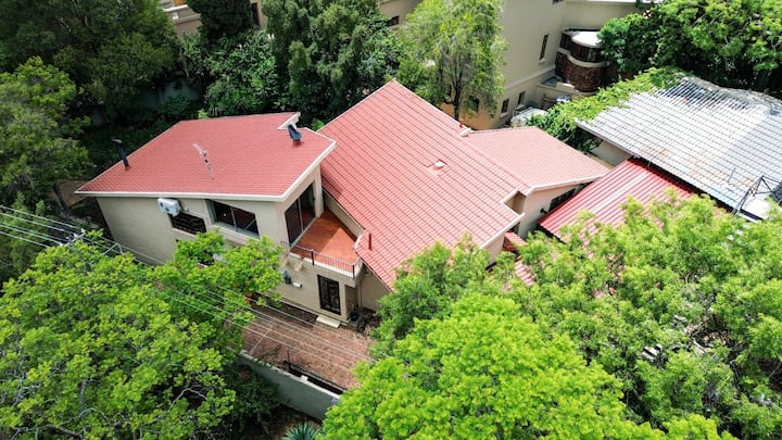 Cheerful 3-bed & 3 Bath House In Brooklyn - Pretoria