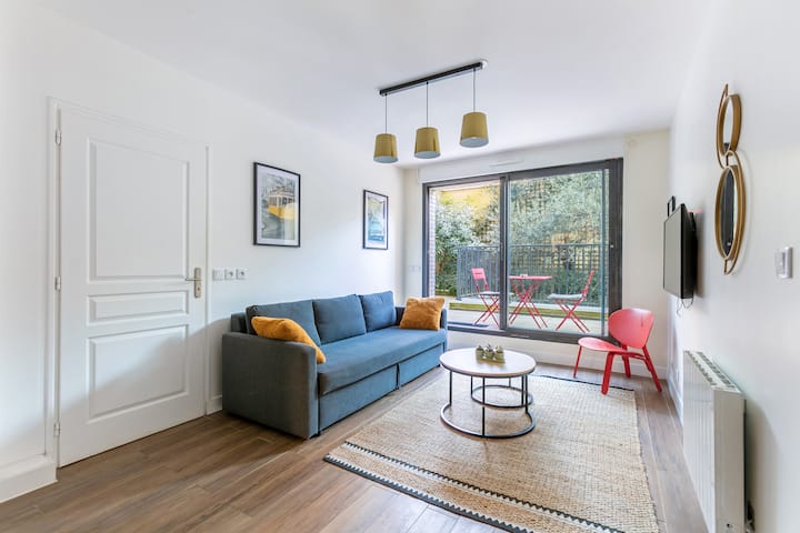 Two Bedroom Flat With Terrace - Le Kremlin-Bicêtre