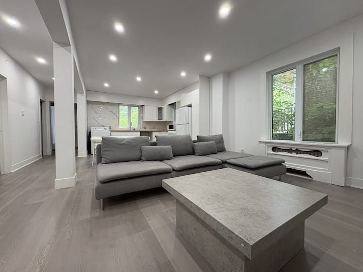 Spacious 6br In Downtown Mtl By Sonder - Montreal