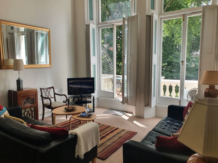 2 Bedroom Kensington Apartment With Terrace - 伯爵府
