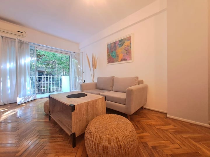 Rustic Apartment With Balcony In Recoleta - Buenos Aires