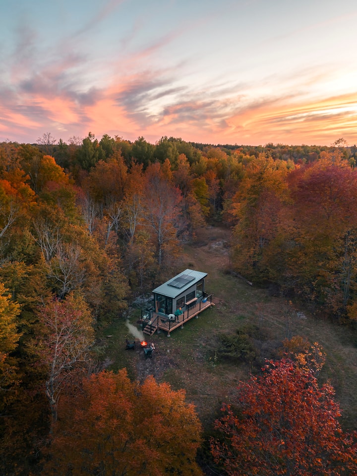 Rhya Cabin | Delightful Tiny Home With Parking - Perth