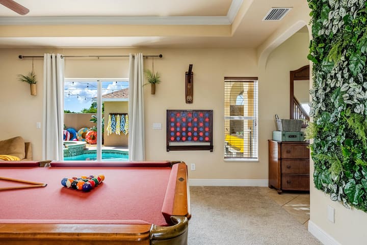 Patio Dining & Pool · Dock + 2 Kayaks - Cape Coral, FL