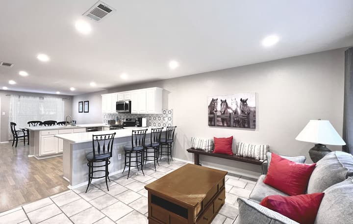 Spacious Living, Bbq, Minutes To Airport, Sleep 16 - Lewisville, TX