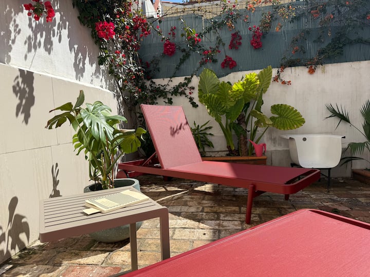 Design Apartment W/patio Near The Beach - Badalona