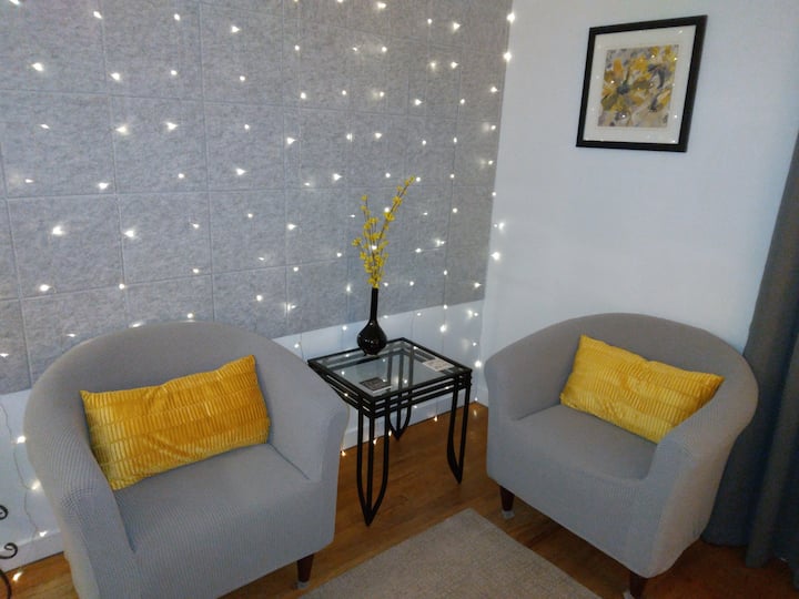 The Welcome Room:
Private, Quiet And Safe - Bellflower, CA