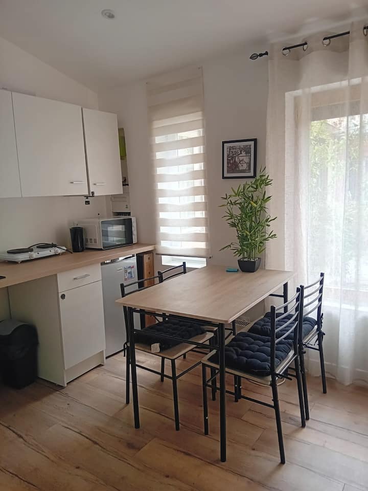 Suite By "Linda" - Paris