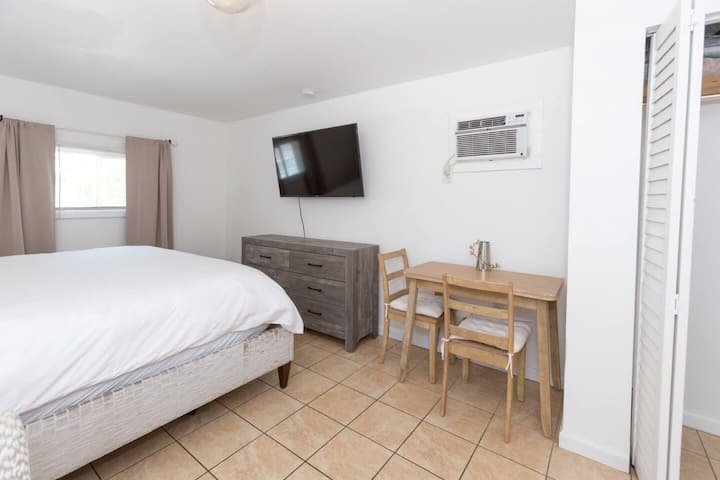 Ask Abt Discounts. Close To Rosemary, Convention - West Palm Beach, FL