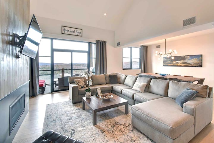 Unique Stunning Ski-in/ski-out Condo In Tremblant! - Mont-Tremblant