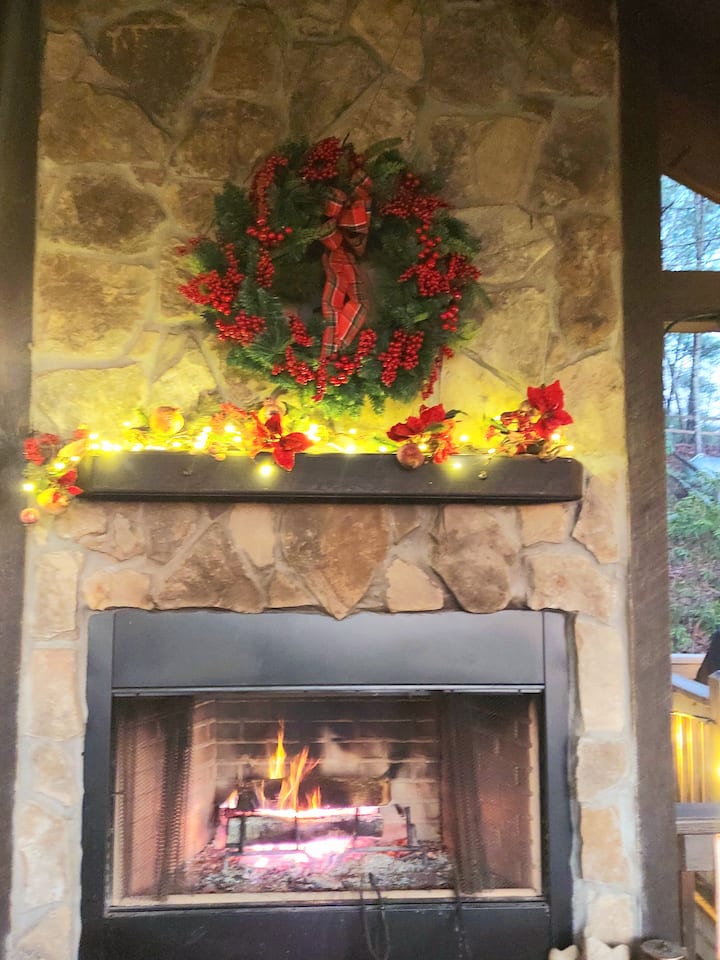 Sunset On The Ridge Cabin With Outdoor Fireplace - Ellijay