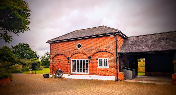 Cosy Retreat In A Charming Converted Coach House - Essex