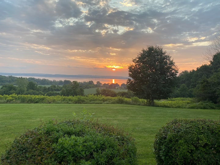 One Bedroom Loft With View Of Seneca Lake - Geneva, NY