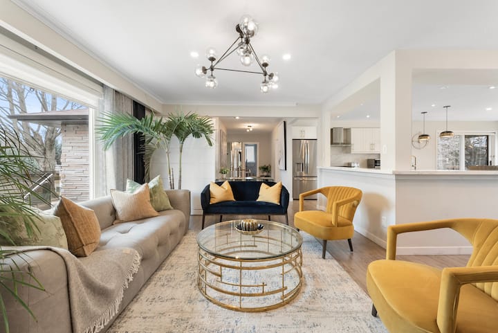 Botanical Garden 3bd Home /Outdoor Jacuzzi & Sauna - Toronto