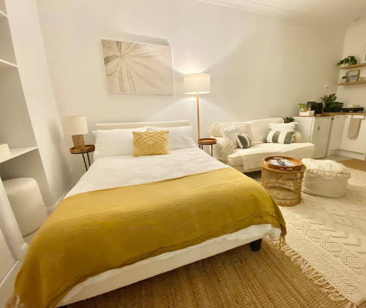 Relaxed  Self Contained Studio Banora Point - Coolangatta
