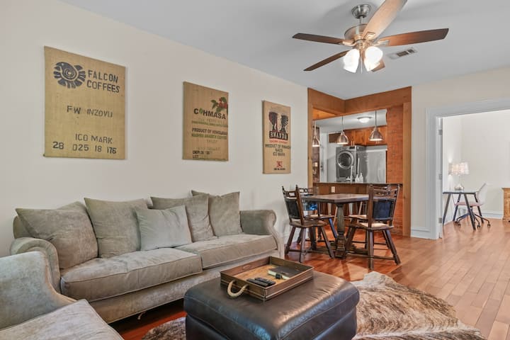 1920's Bungalow In The Heart Of Fort Worth - Fort Worth, TX