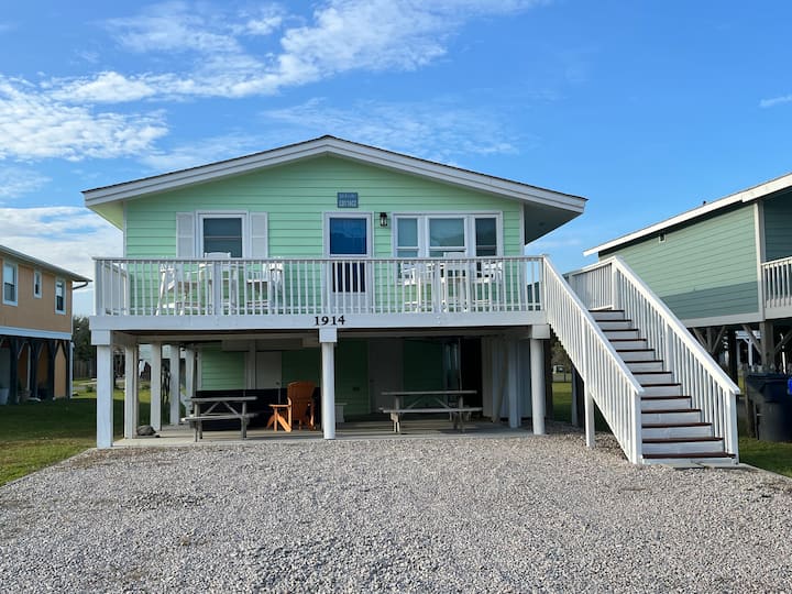 Cottage By The Sea - See And Hear The Waves! - Oak Island, NC