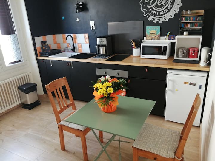 Charmant Bas De Maison Avec Pan D'escalade! - Mennecy