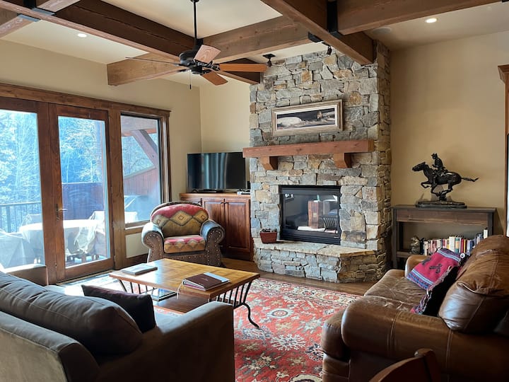 Luxury Large 1 Bedroom Condo In Downtown Bigfork - Bigfork, MT