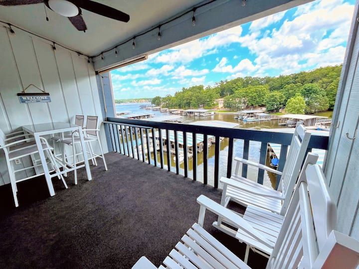 F Lakefront! Remolded Boat Slip Patio Views Pool! - Osage Beach, MO