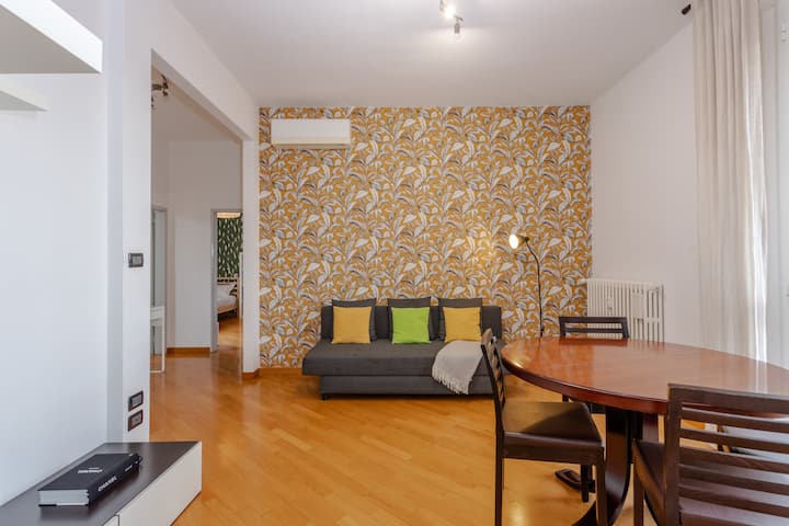 Modern Apartment In Bologna - Bolonya
