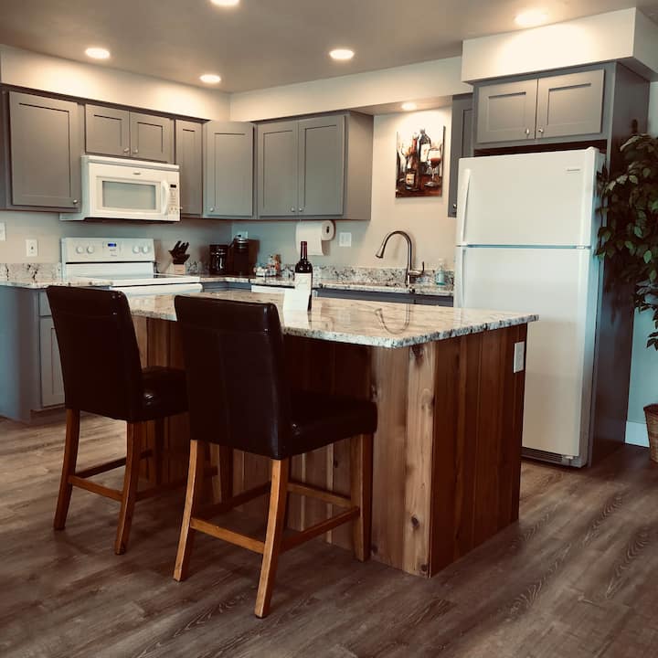 Cheerful Lower Level Home In Palmer Lake - Monument Lake, Monument