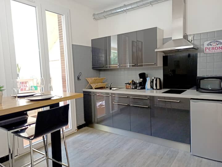 Proche Centre, Stationnement, Tram à 1 Min, Clim - Avignon