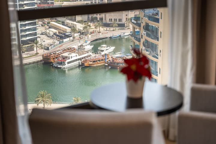 Spacious,deluxe,5br+maidroom Close To Beach & Mall - Dubai