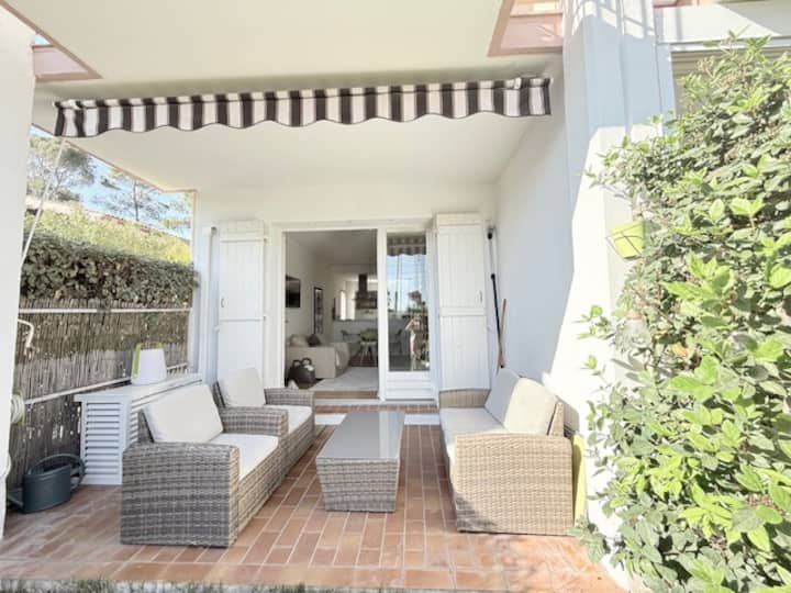 Bel Appartement Avec Jardin Et Parking Gratuit - Cap Estérel