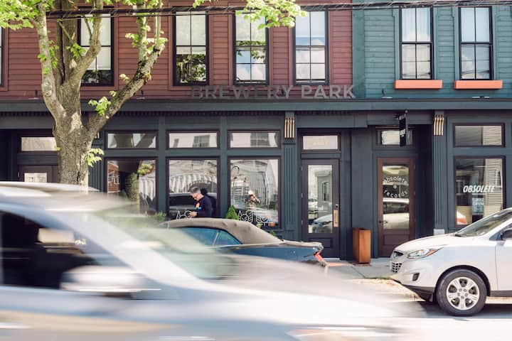 Brewery Park 2203 - Modern And Bright Suite - Halifax, NS, Canada