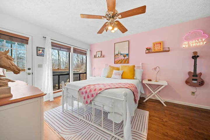 Dolly Parton Themed•johnny Cash•hottub•fireplace - Gatlinburg, TN