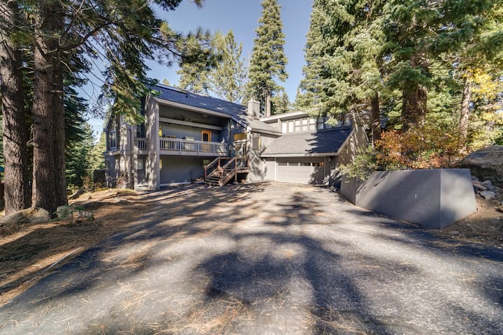 Skylight Mountain Home-tahoe Donner - Truckee, CA