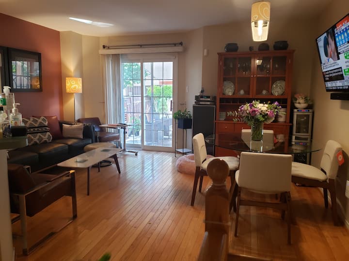 Beautiful Studio Fully Furnished Guest Room - Mississauga