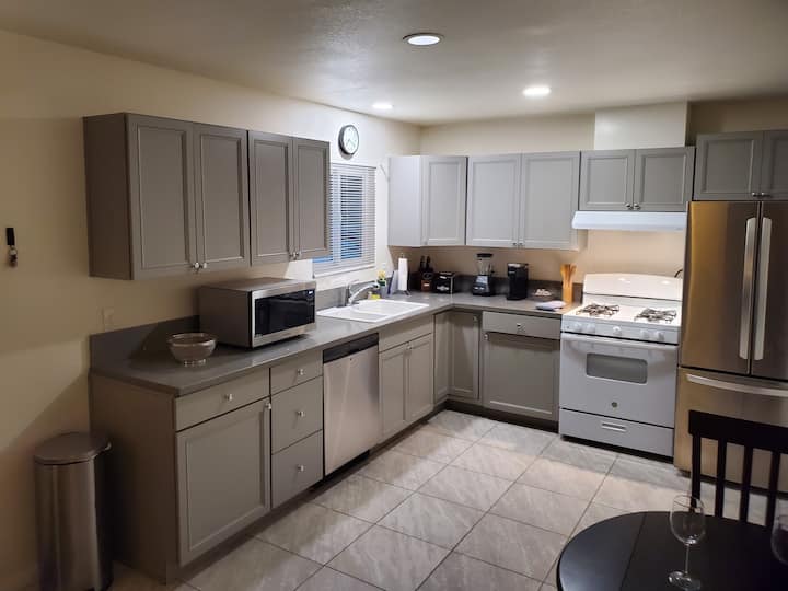 Palm Springs Ca, Little Tuscany Area Near Downtown - Palm Springs, CA