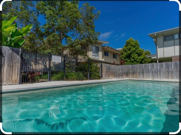 Two Bed A/c Unit In Gated Community With Pool - Brisbane